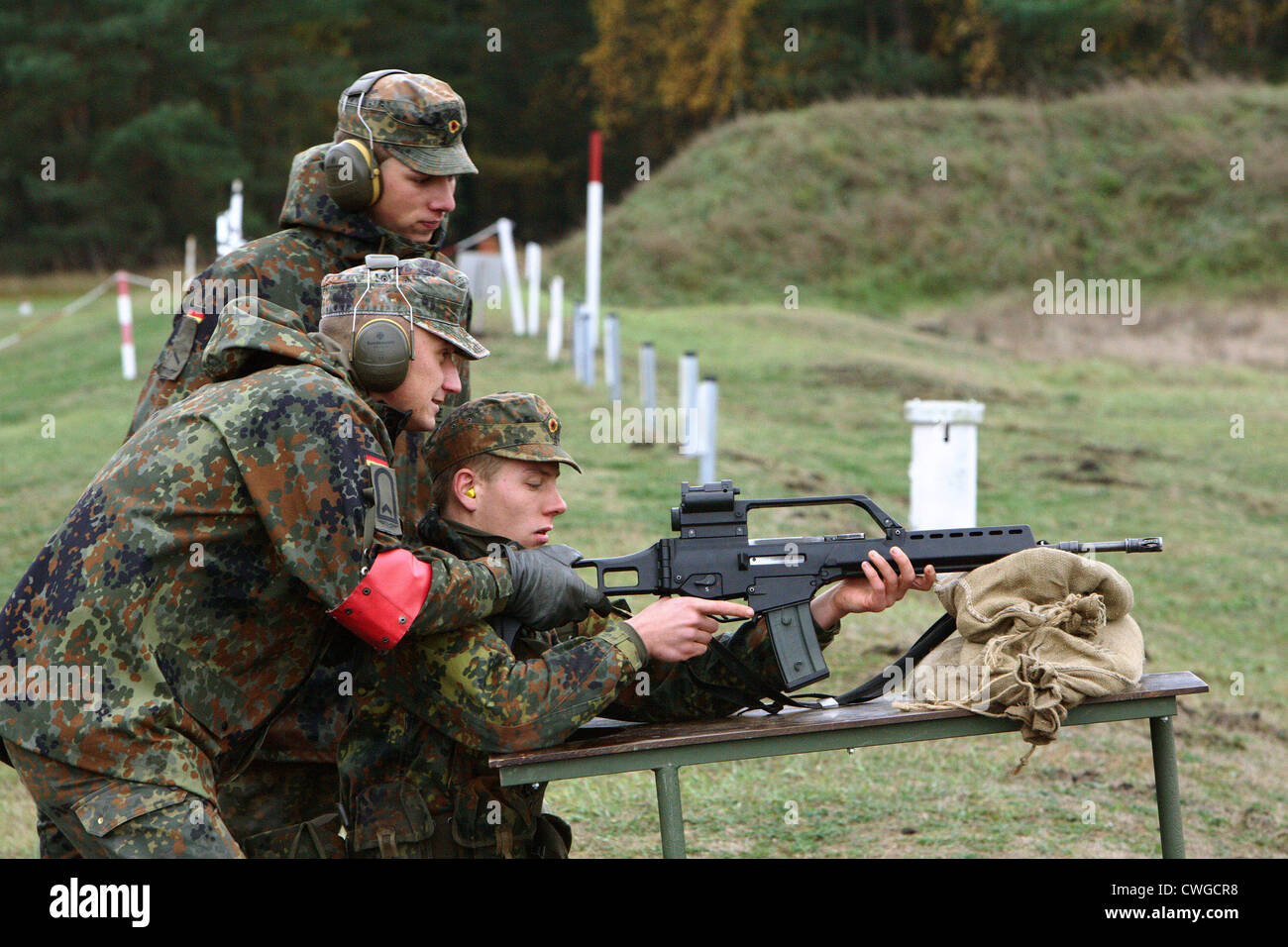 Basic training in the army Stock Photo - Alamy
