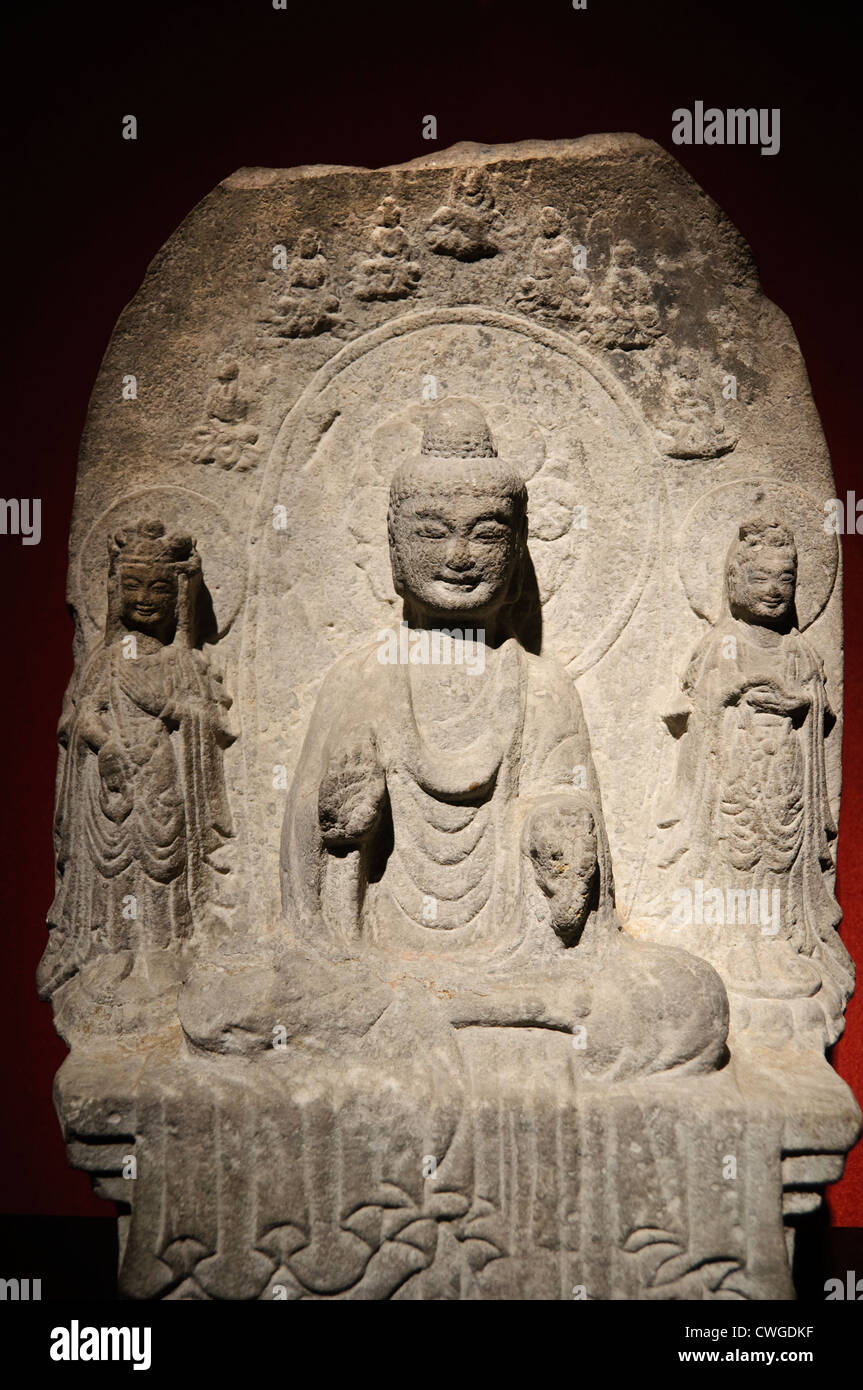 Ancient Chinese stone sculpture inside the biggest museum in Shanghai ...