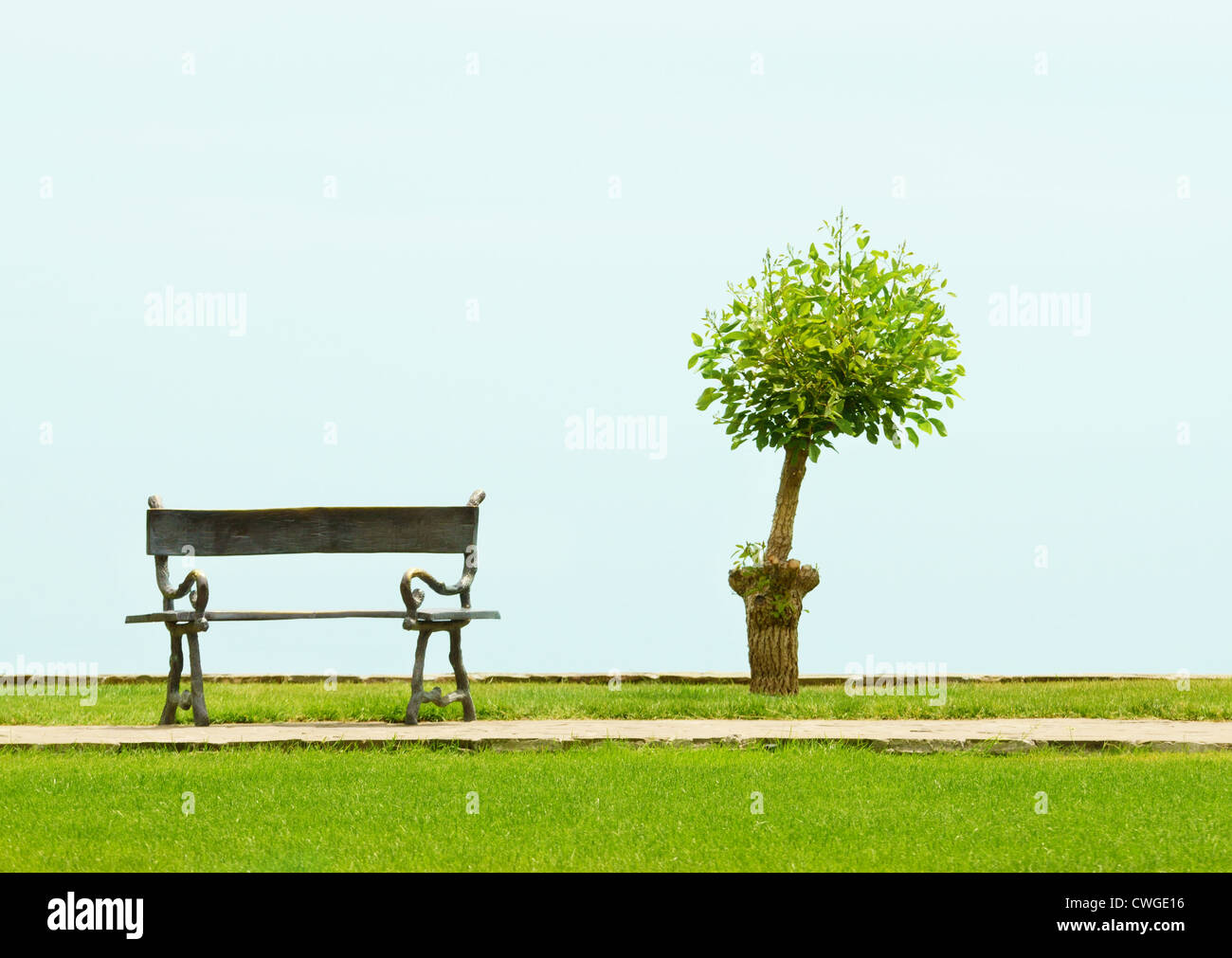 Vacant Bench High Resolution Stock Photography and Images - Alamy