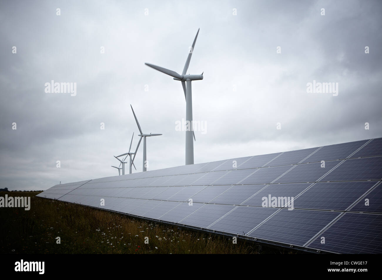Solar farm swindon hi-res stock photography and images - Alamy