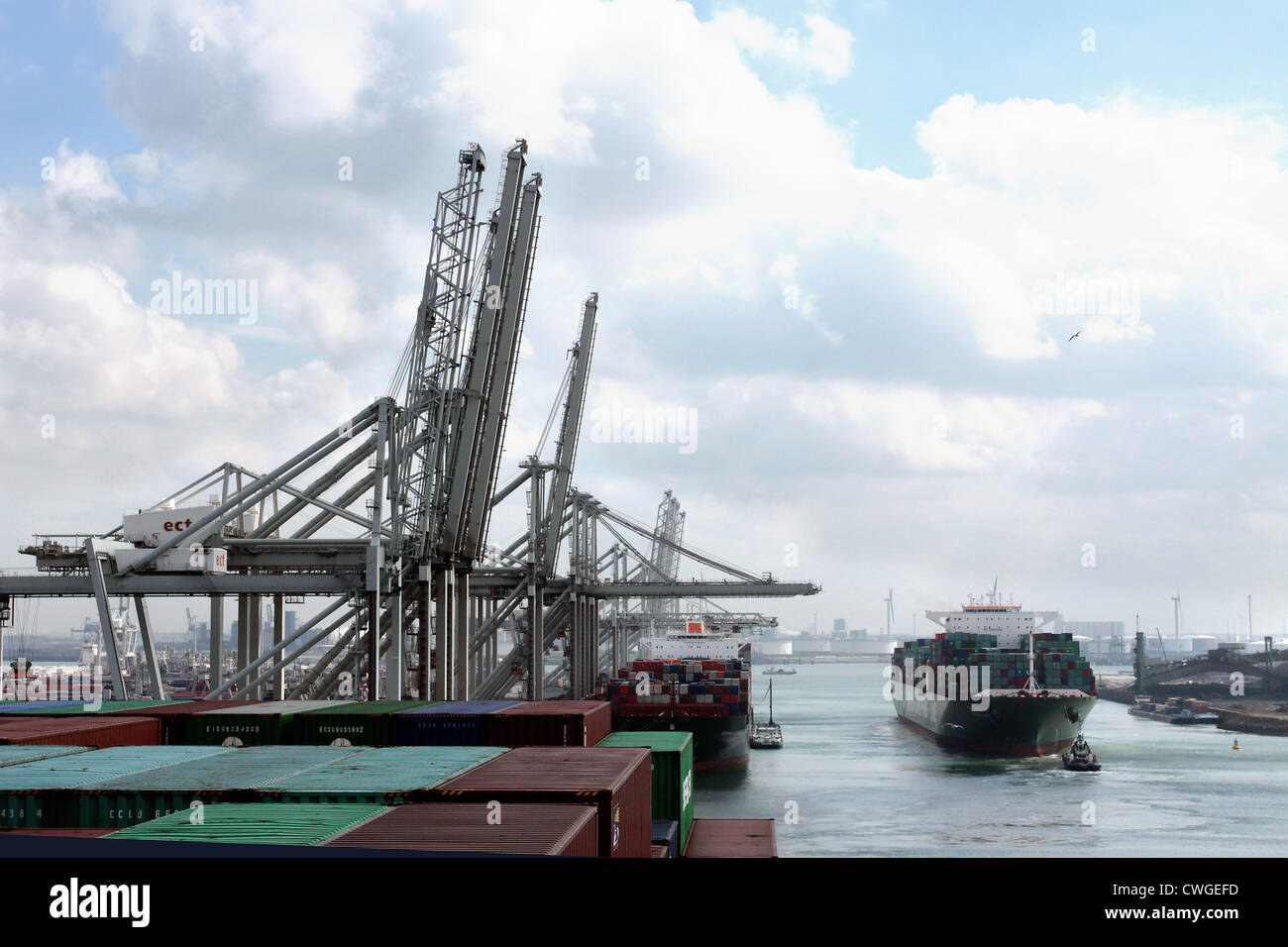 China Shipping Line containership CSCL Mars leaves Europoort Container ...