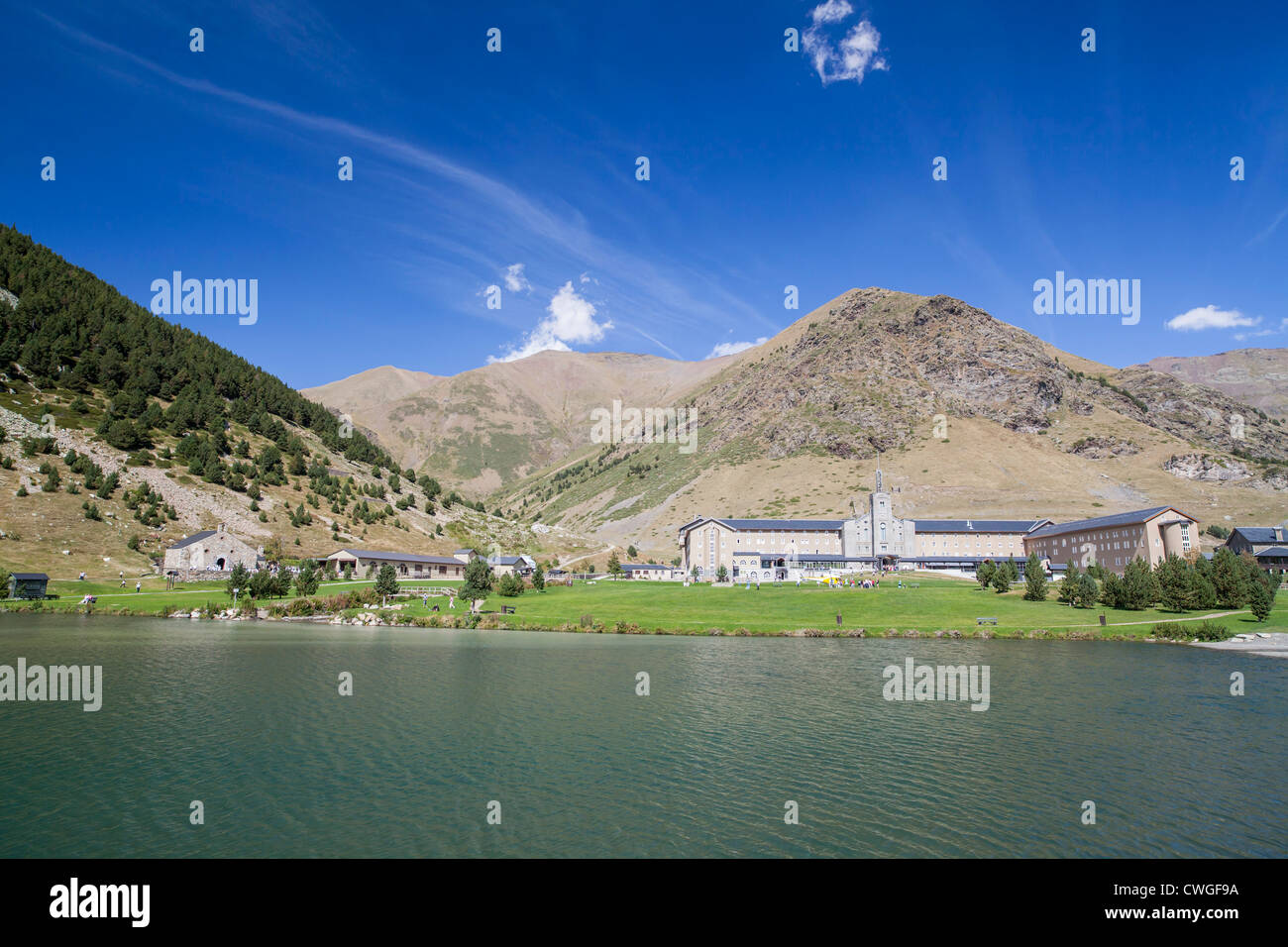 Pyrenees lake hi-res stock photography and images - Alamy