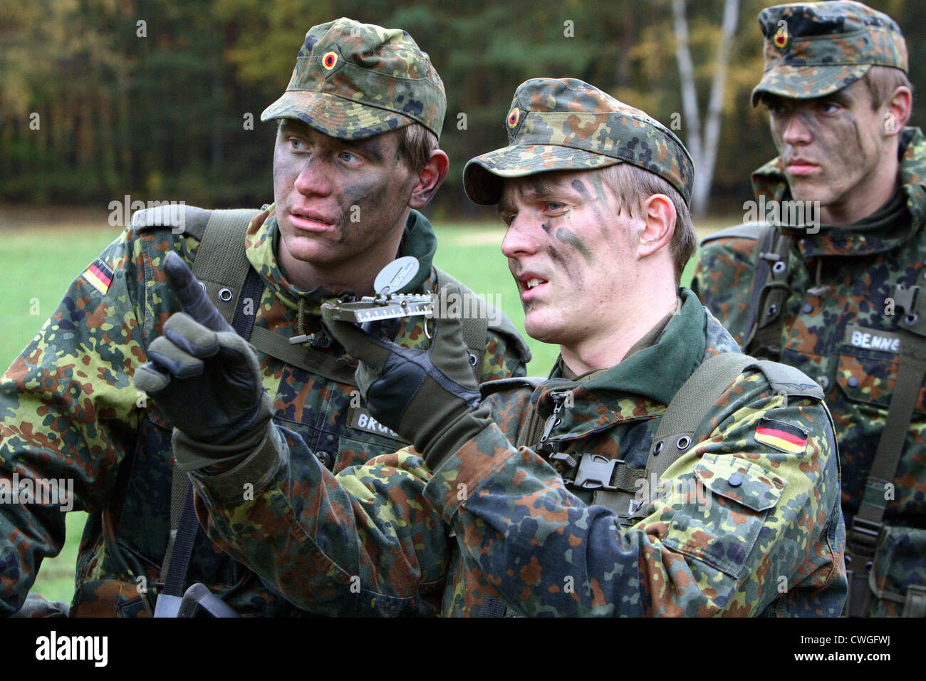 Basic training in the army Stock Photo - Alamy
