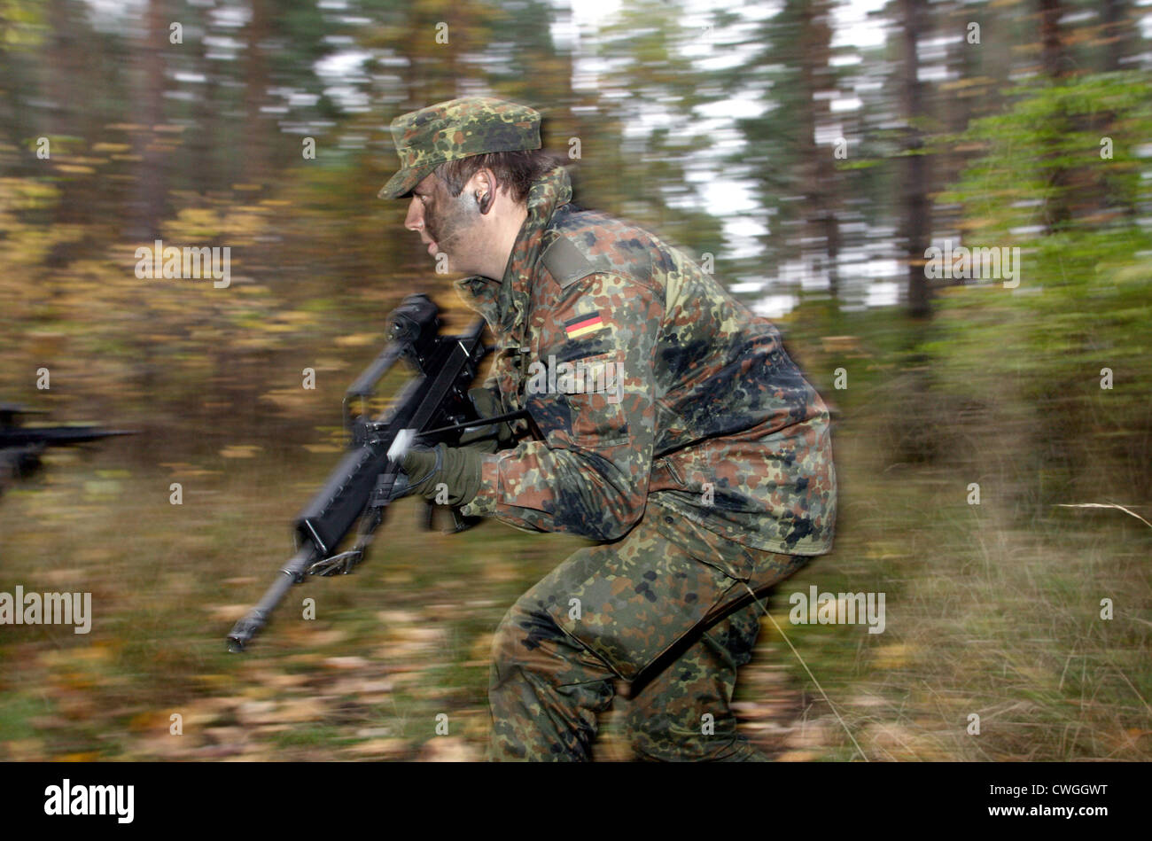 Basic training army training regiment hi-res stock photography and ...
