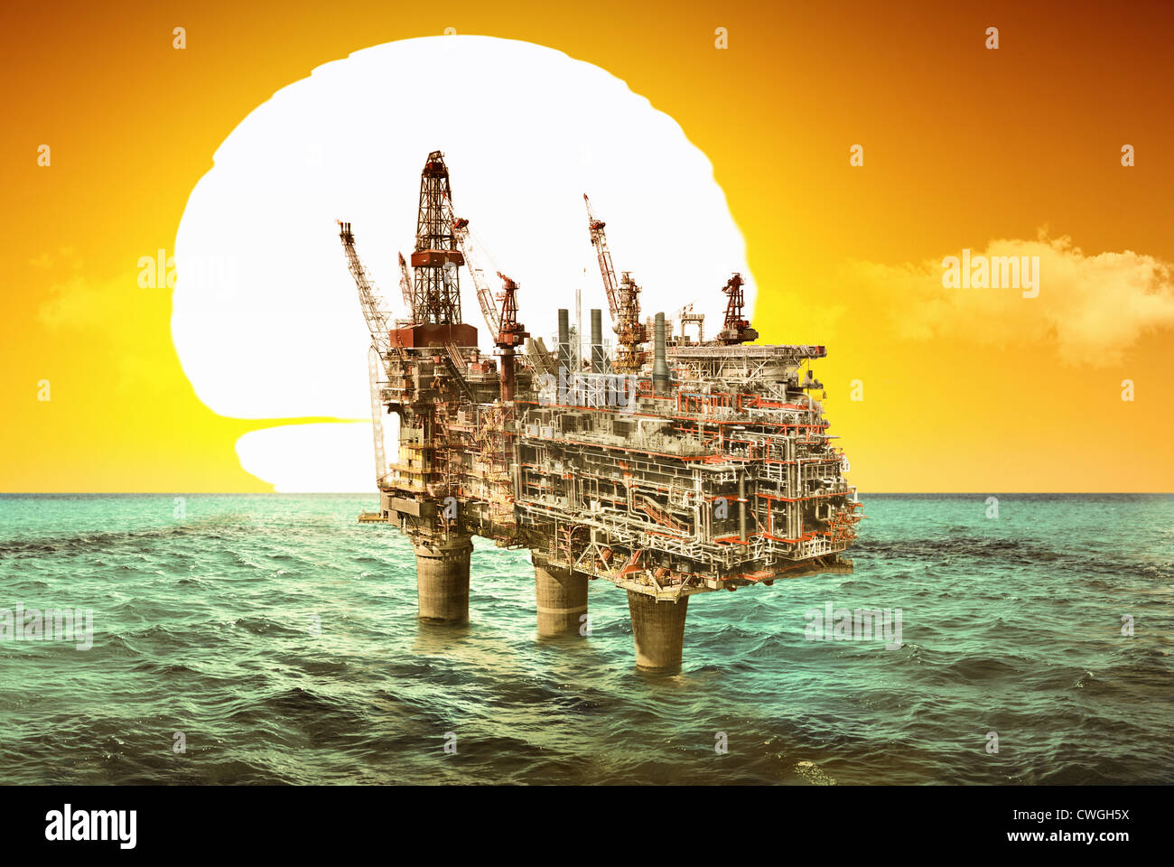 Oil rig drilling platform Stock Photo - Alamy