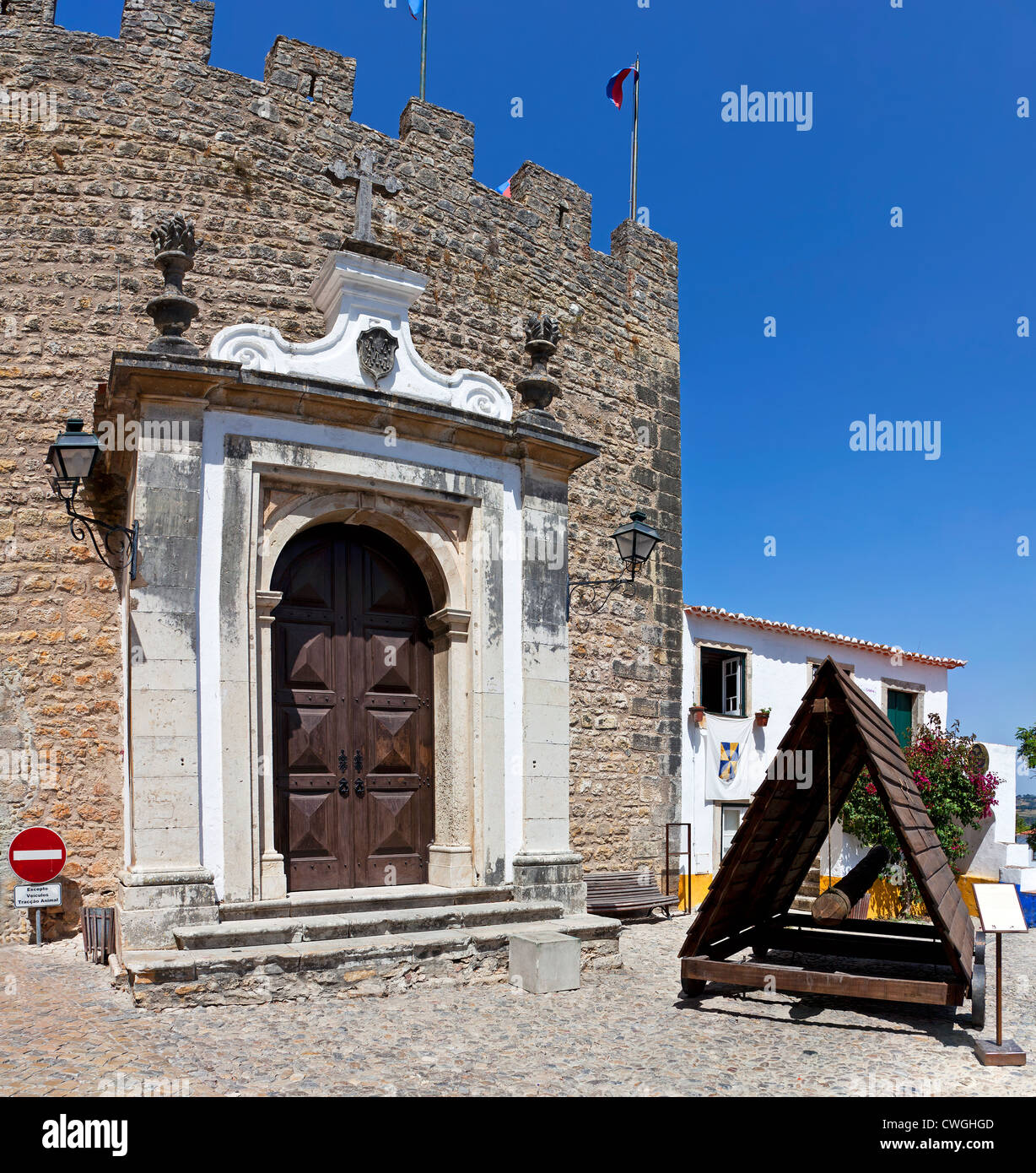 Town Gate of Obidos (Porta da Vila) and Battering ram. The main ...