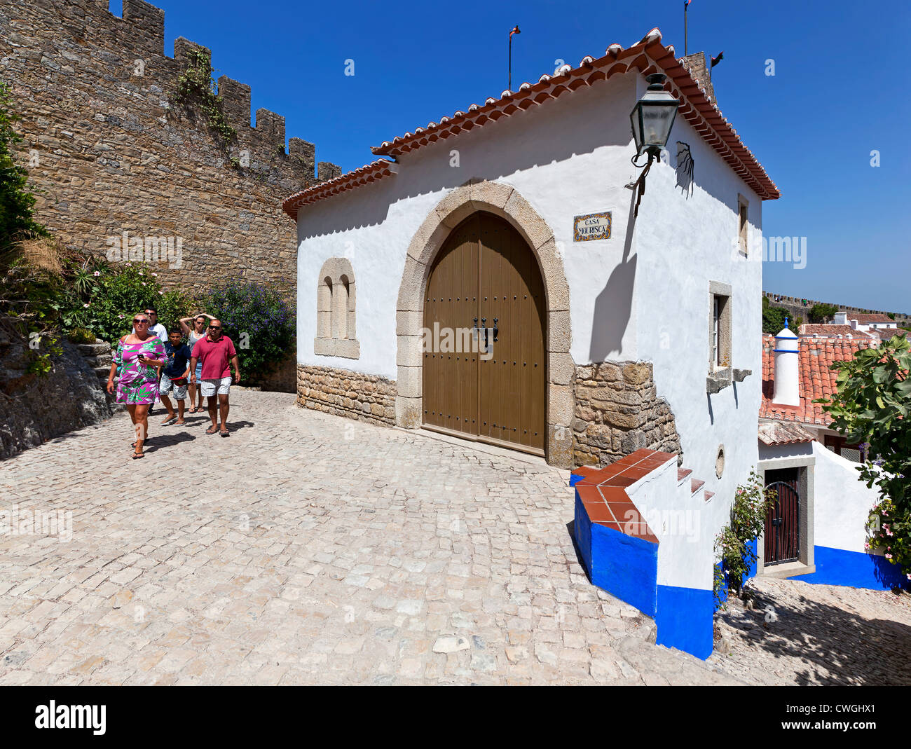 Inside of castle walls hi-res stock photography and images - Alamy