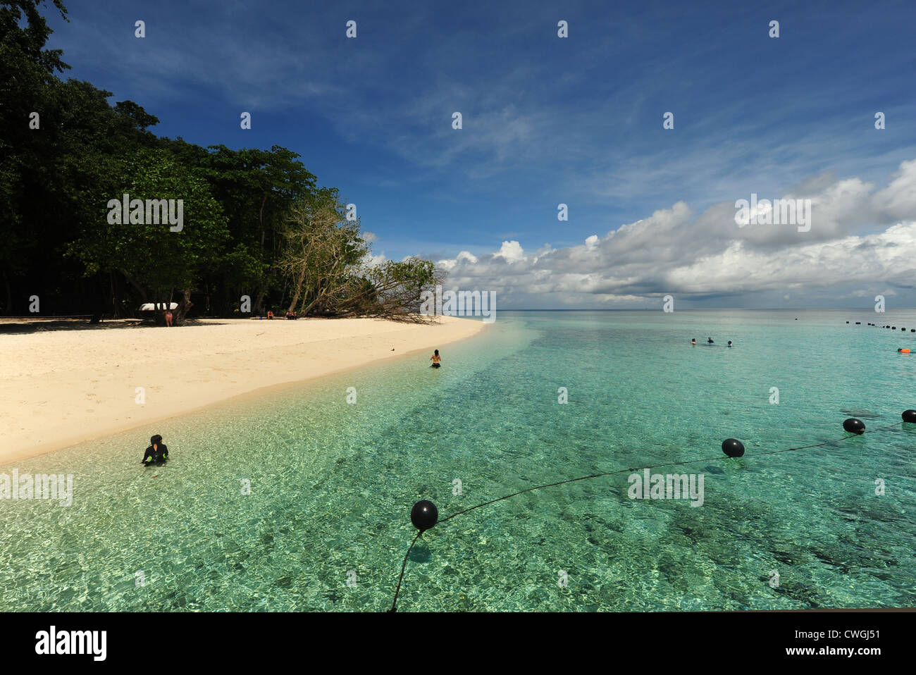Malaysia, Borneo, Semporna Archipelago, Sipadan, idyllic beach with ...