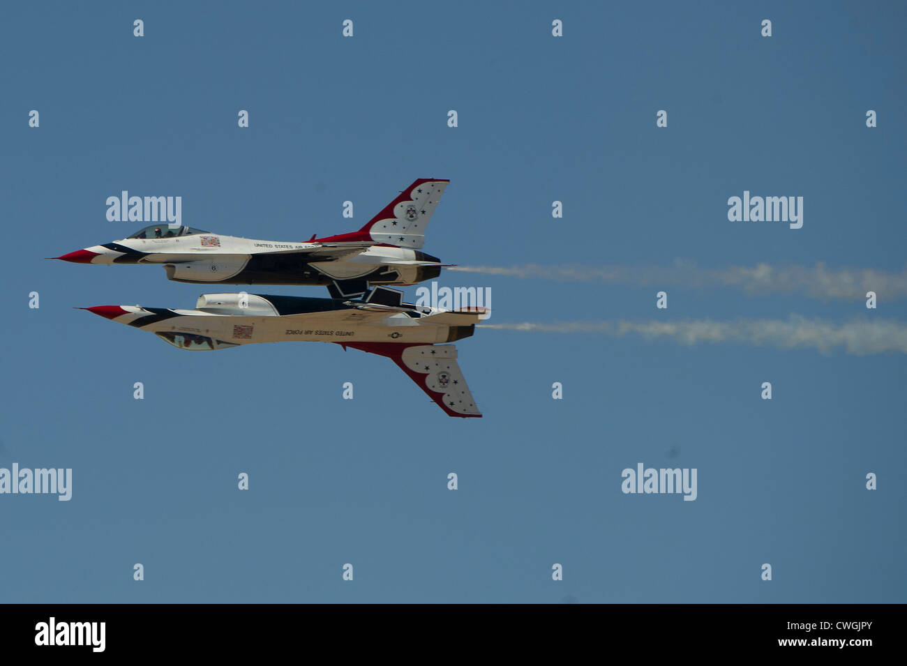 US Air Force F-16 Thunderbirds demonstration team perform aerial stunts ...