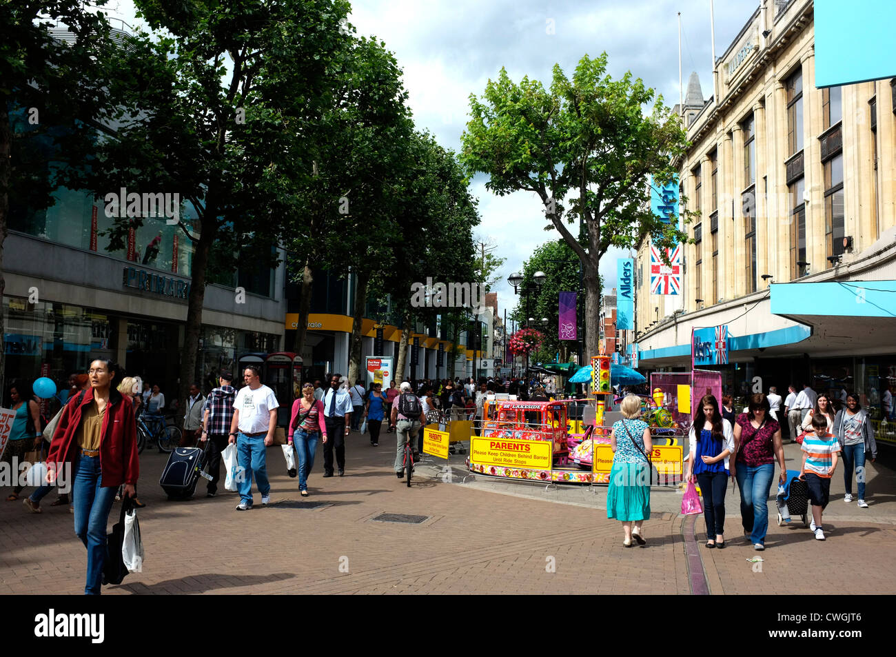 Croydon town centre hi-res stock photography and images - Alamy