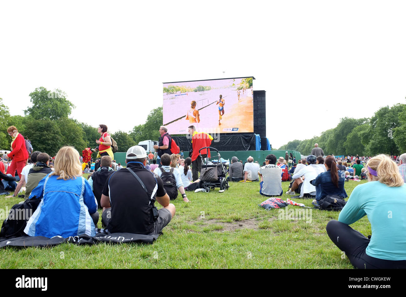 Big screen in the park hi-res stock photography and images - Alamy