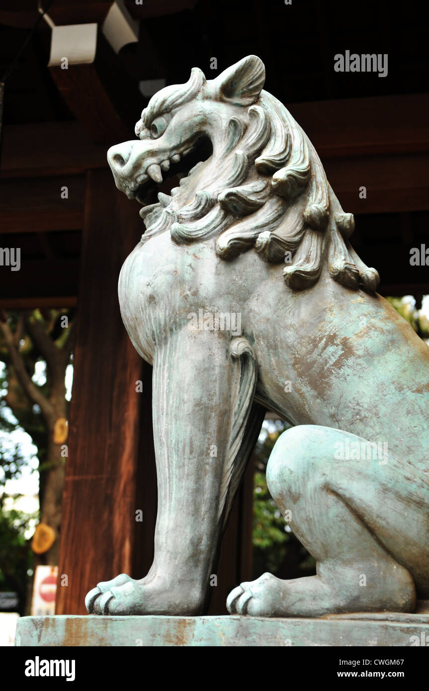 Architectural detail of traditional Japanese temple in Asakusa, Tokyo ...