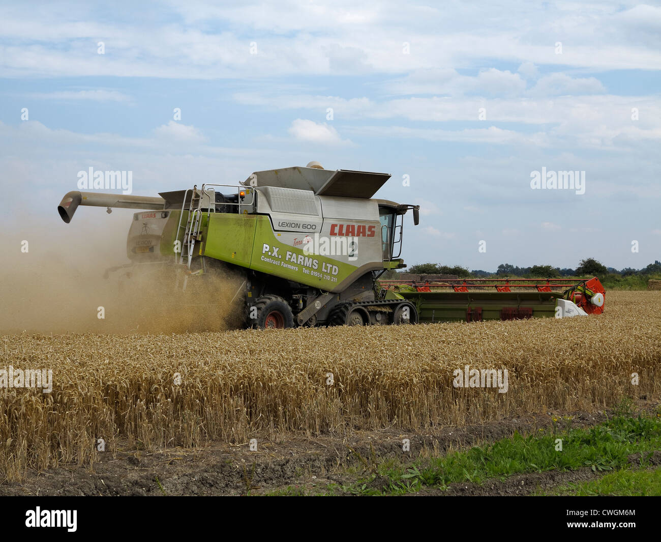 Gathering crops hi-res stock photography and images - Alamy
