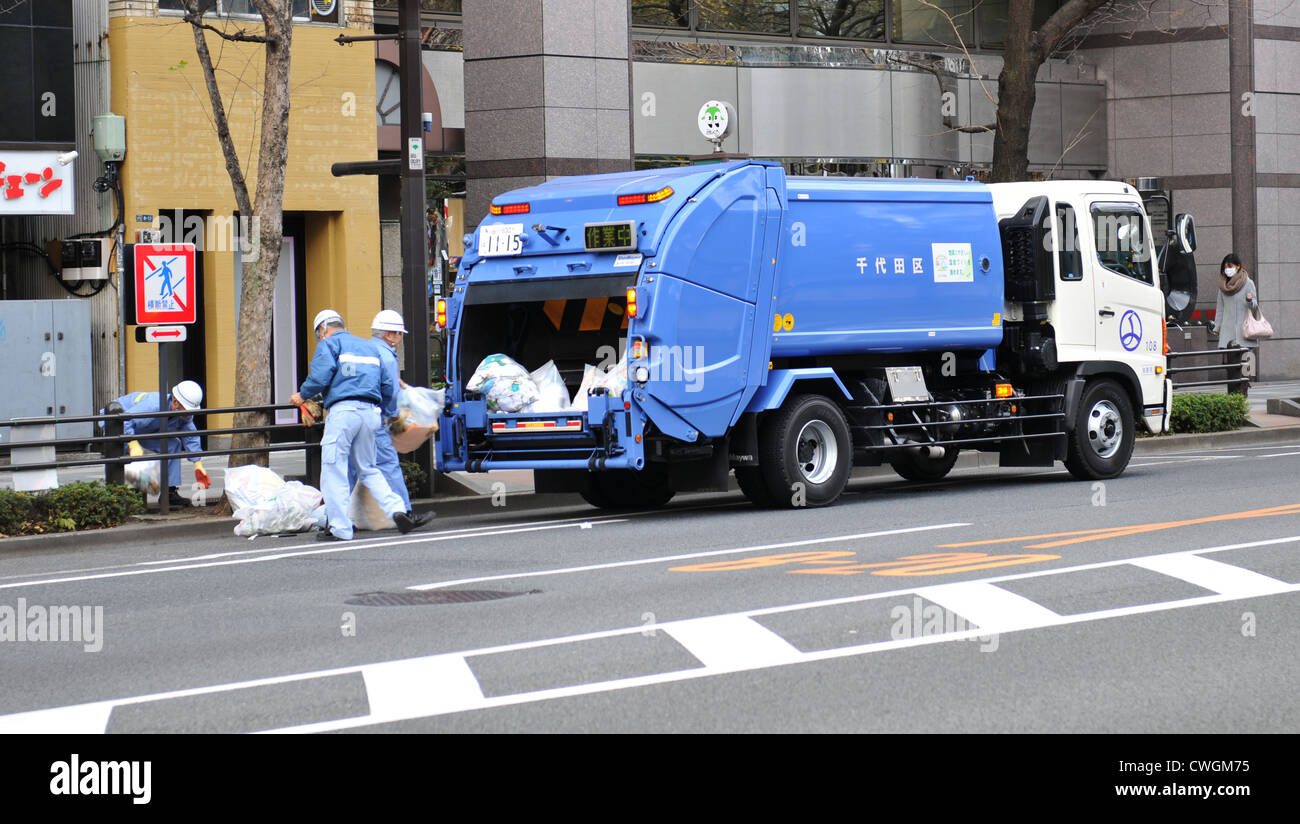 Japan recycling truck hi-res stock photography and images - Alamy