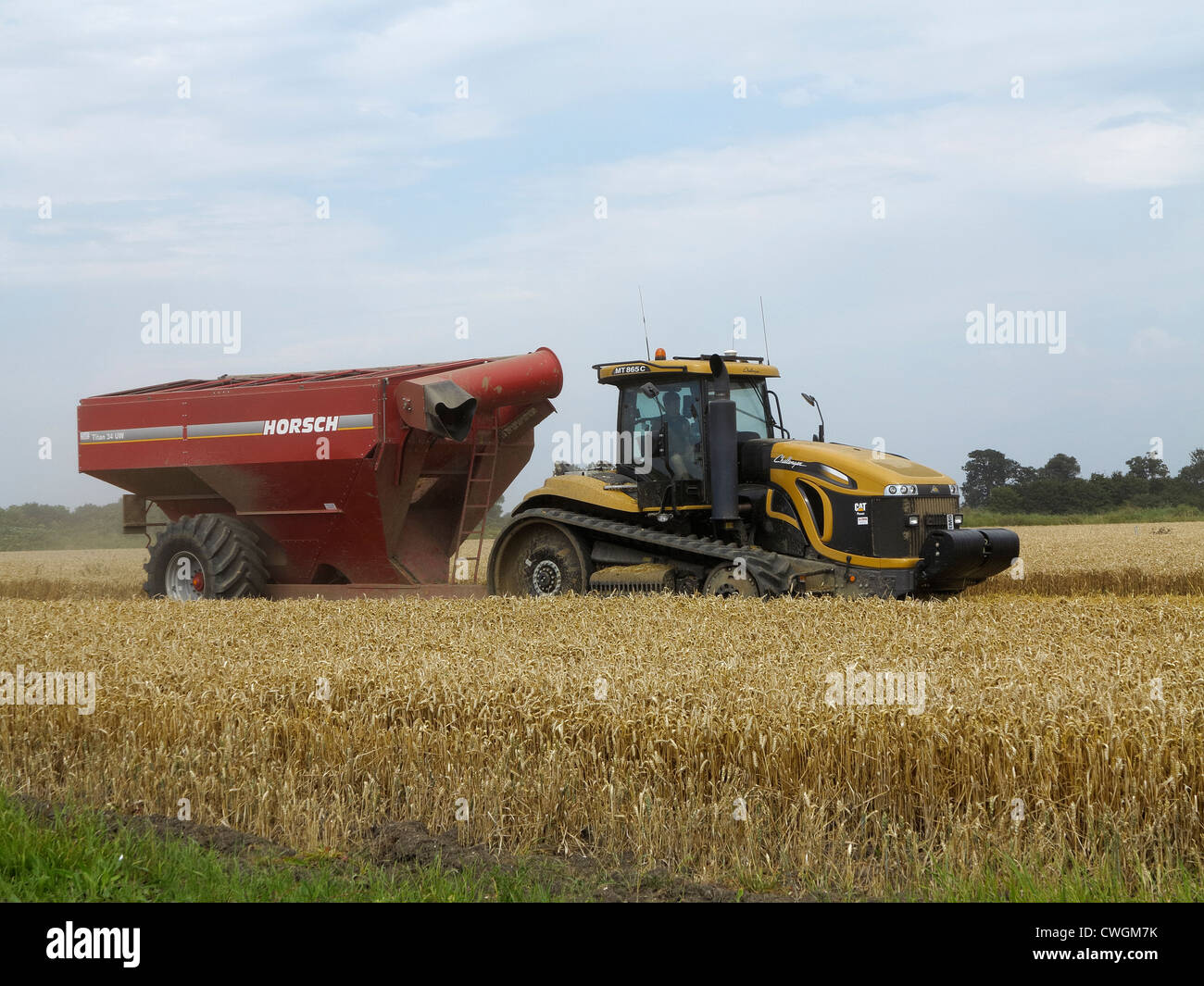 Grain trailer farm machinery hi-res stock photography and images - Alamy