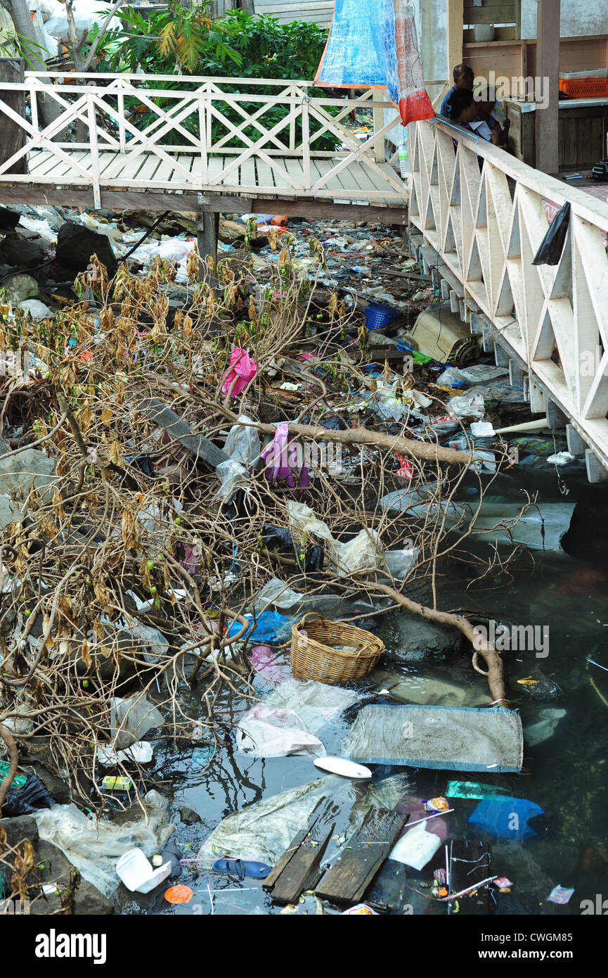 Malaysia, Borneo, Semporna, rubbish in the river flow Stock Photo - Alamy