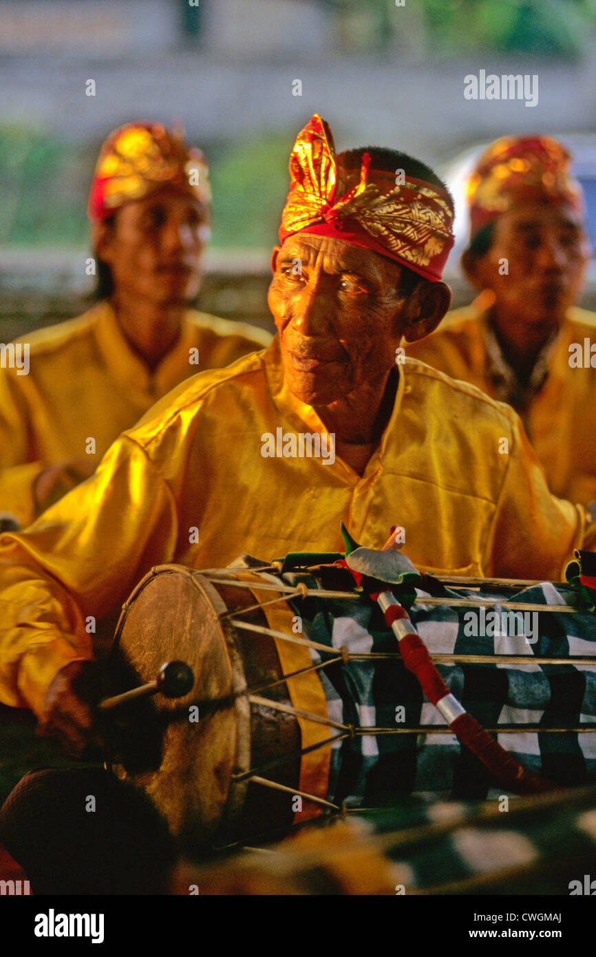 Indonesia Bali musicians Stock Photo - Alamy
