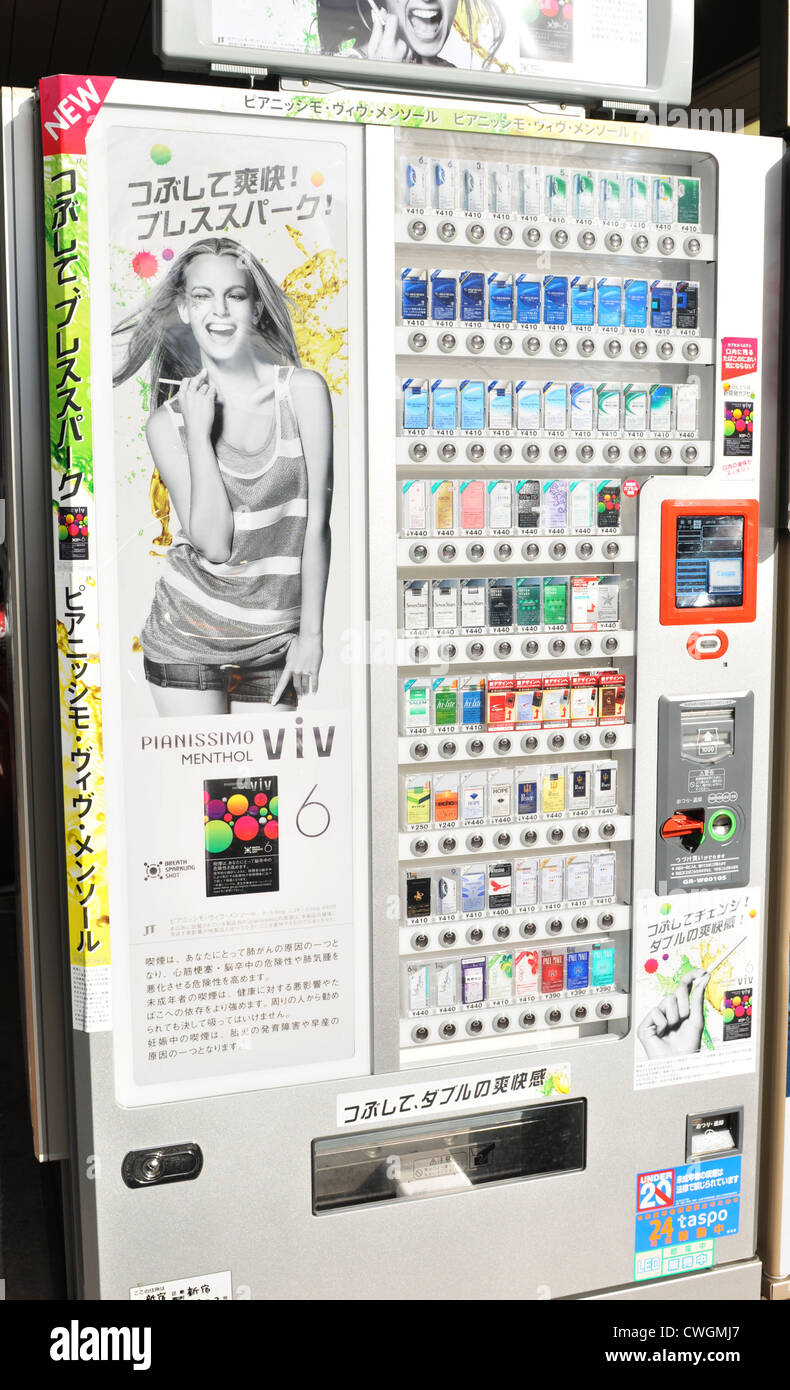 Japanese cigarette vending machine hi-res stock photography and images ...