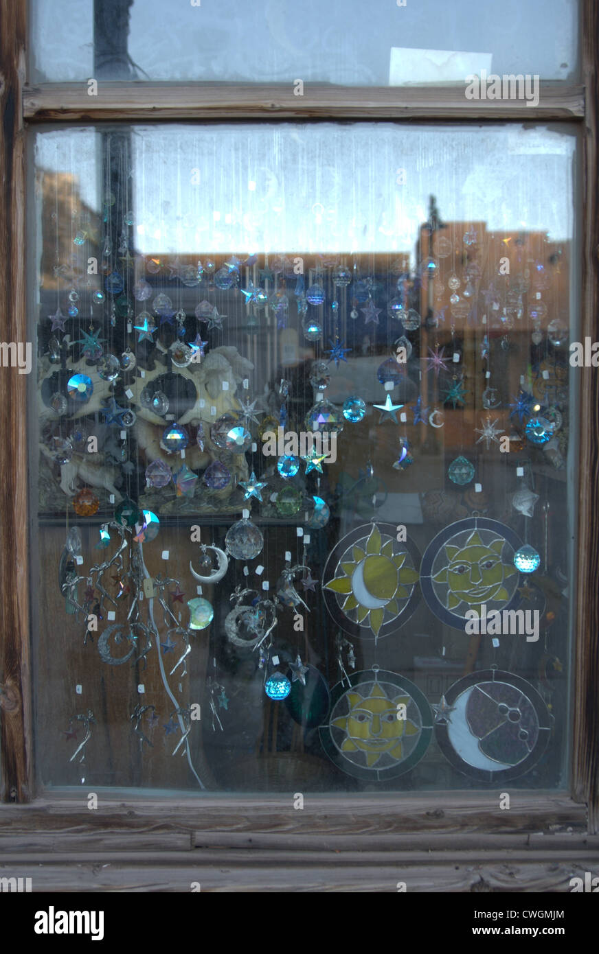 window with jewelry and glittery decorations and light reflection Stock ...