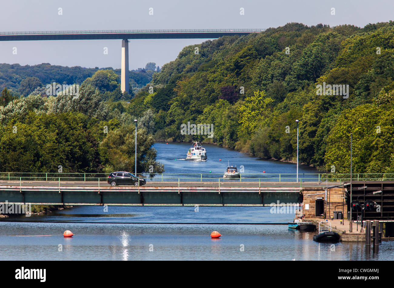 Ruhr Valley between Essen and Mülheim. Summer, water sports ...