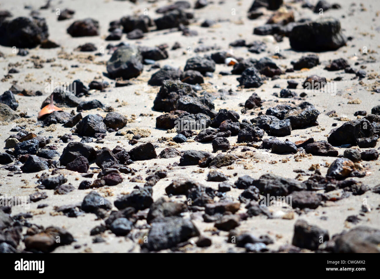 Black volcanic pebbles hi-res stock photography and images - Alamy