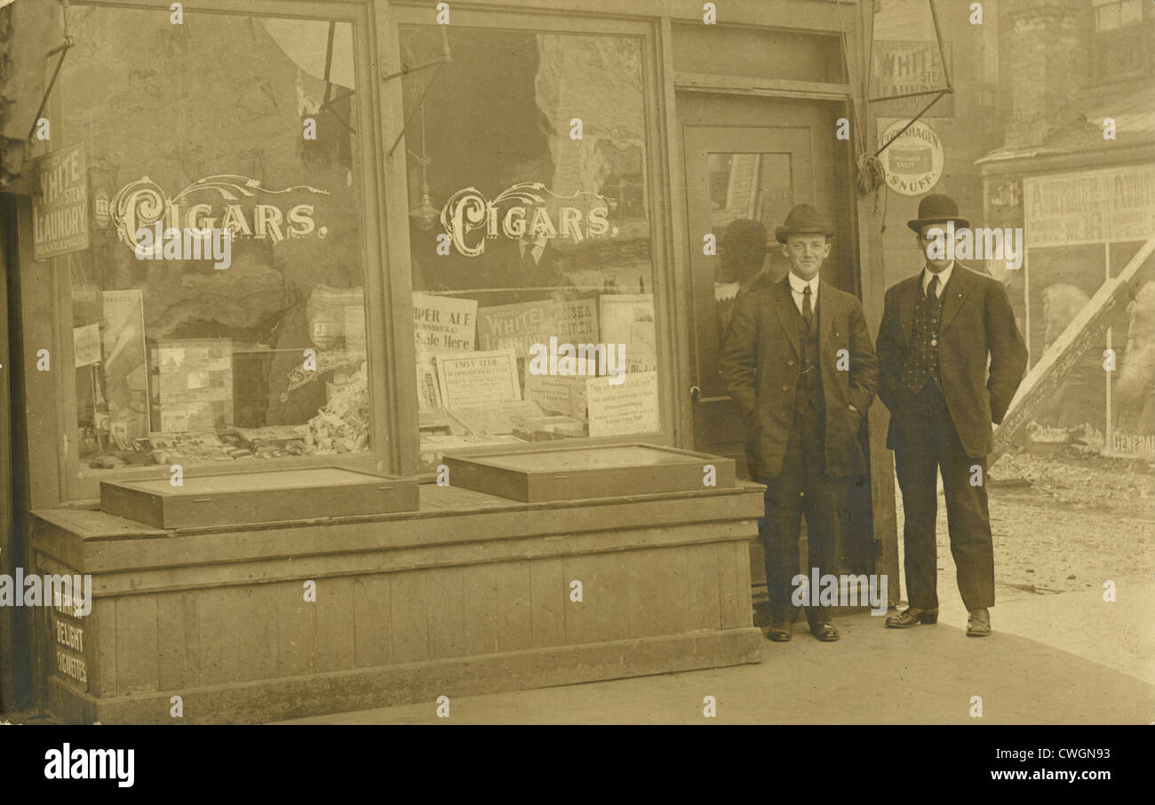 Tobacco shop 1900s High Resolution Stock Photography and Images - Alamy