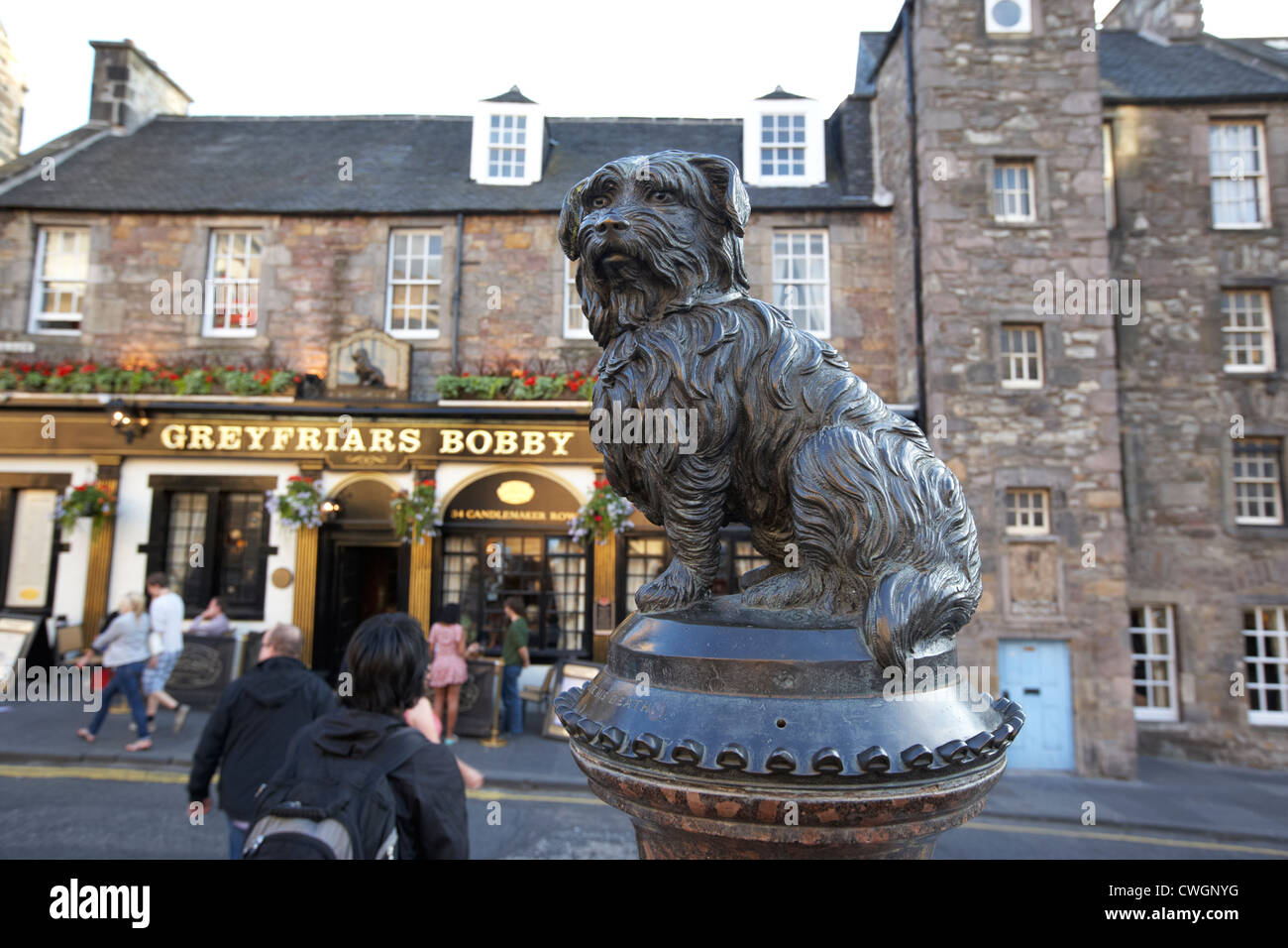 greyfriars bobby statue in front of the bar candlemaker row edinburgh ...