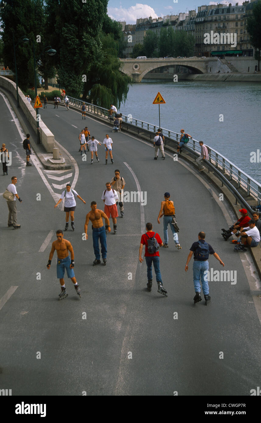 Rollerblade paris hi-res stock photography and images - Alamy