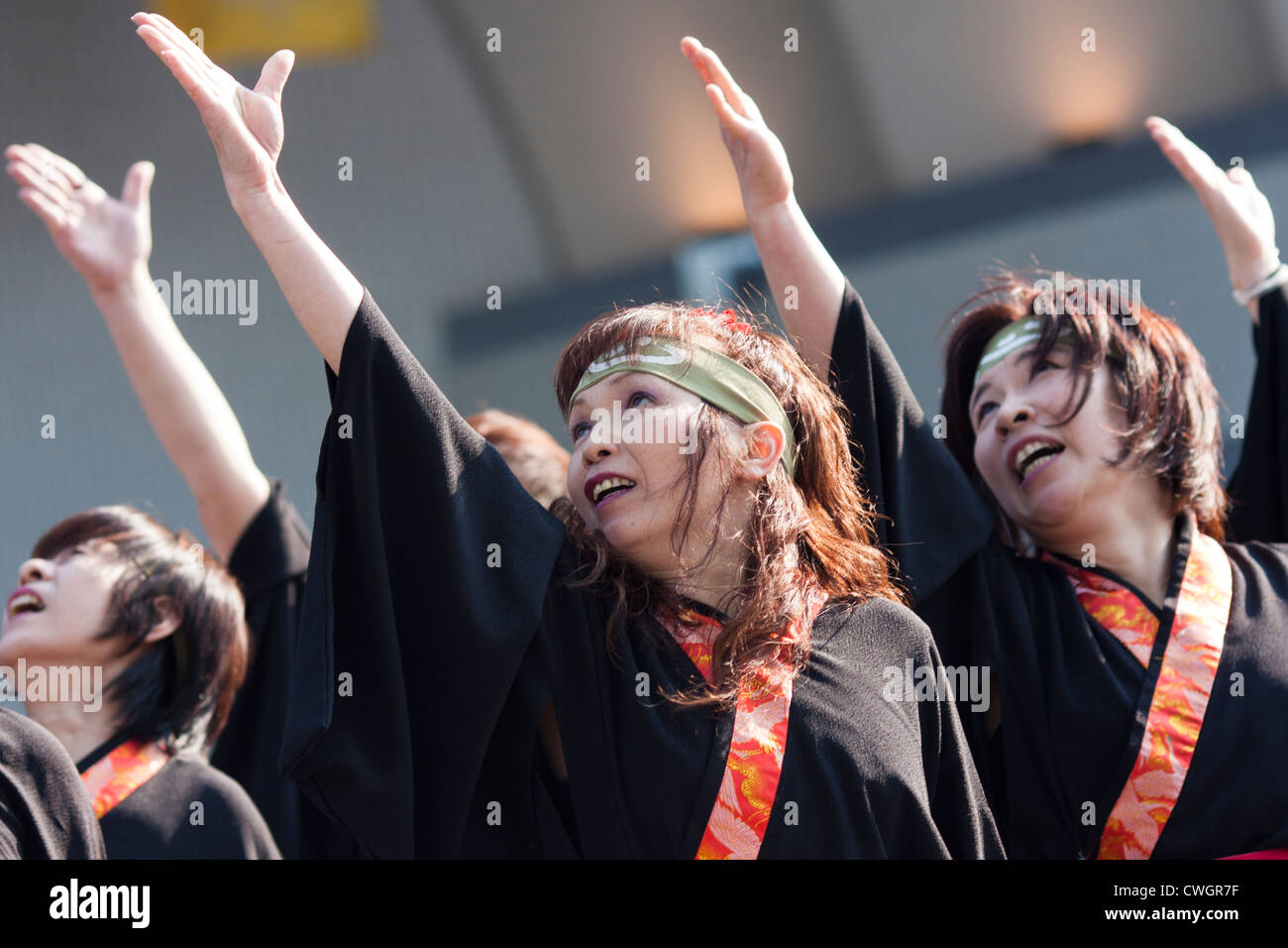 Japanese dancers in Shibuya, Tokyo Stock Photo - Alamy