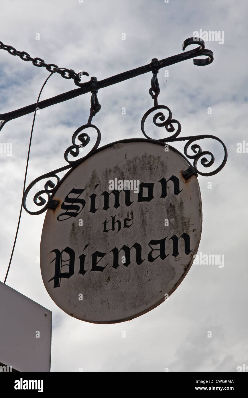 Pie shop sign hi-res stock photography and images - Alamy