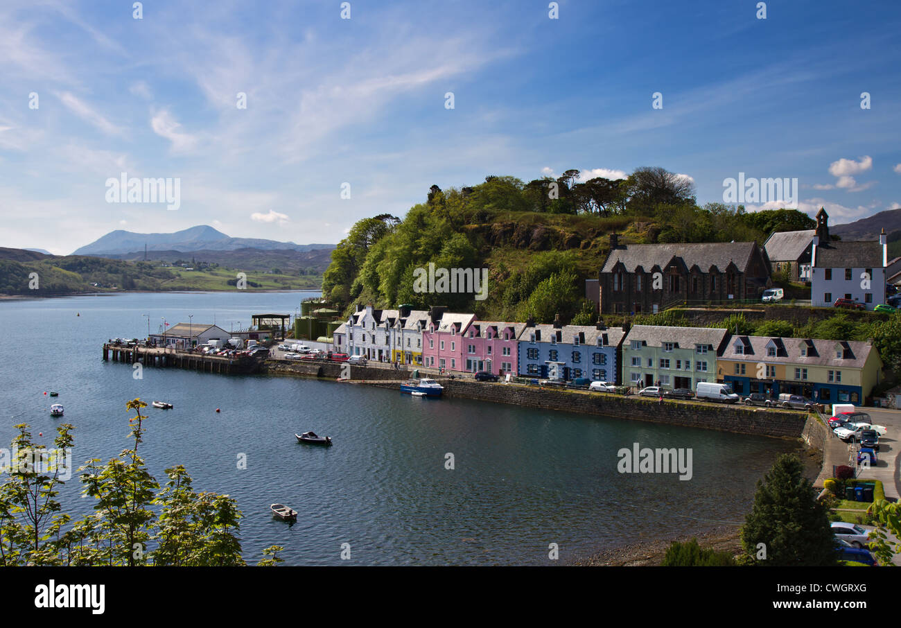 Old harbor of portree hi-res stock photography and images - Alamy