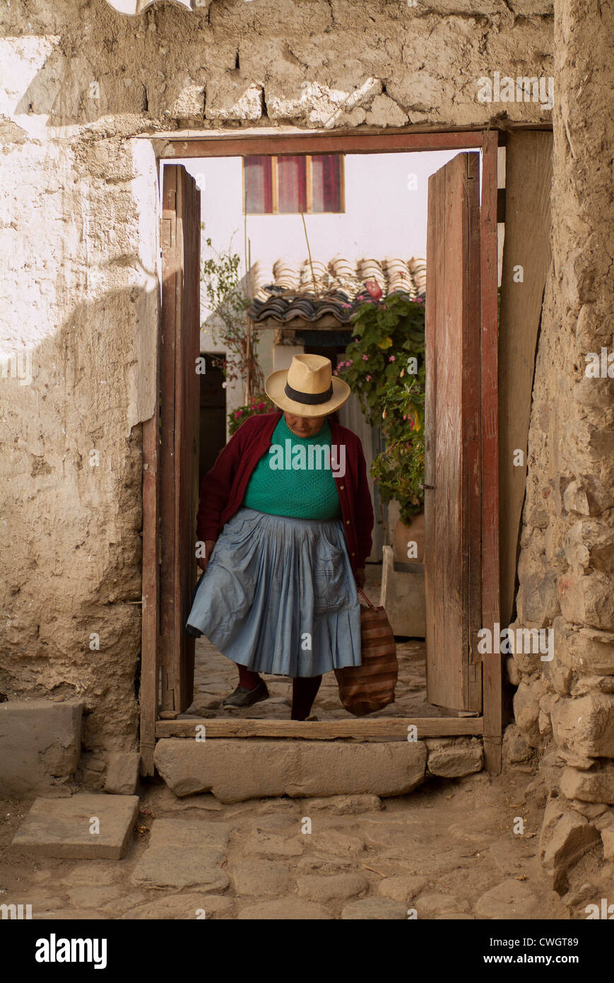 Peruvian woman in traditional dress on her way to the market Stock ...