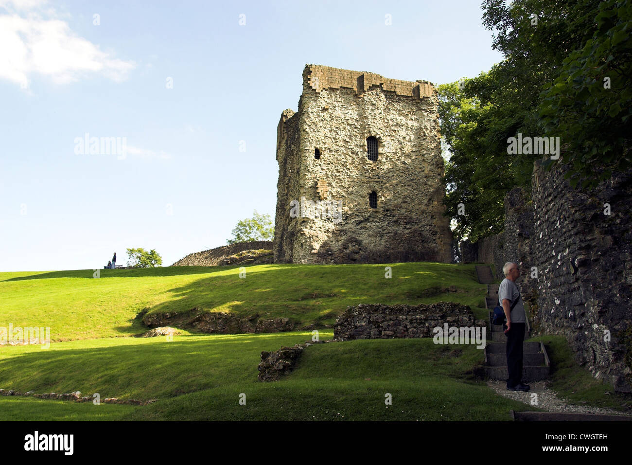 Castle ruins, Peveril Castle, Castleton, Peak District, Derbyshire, UK ...