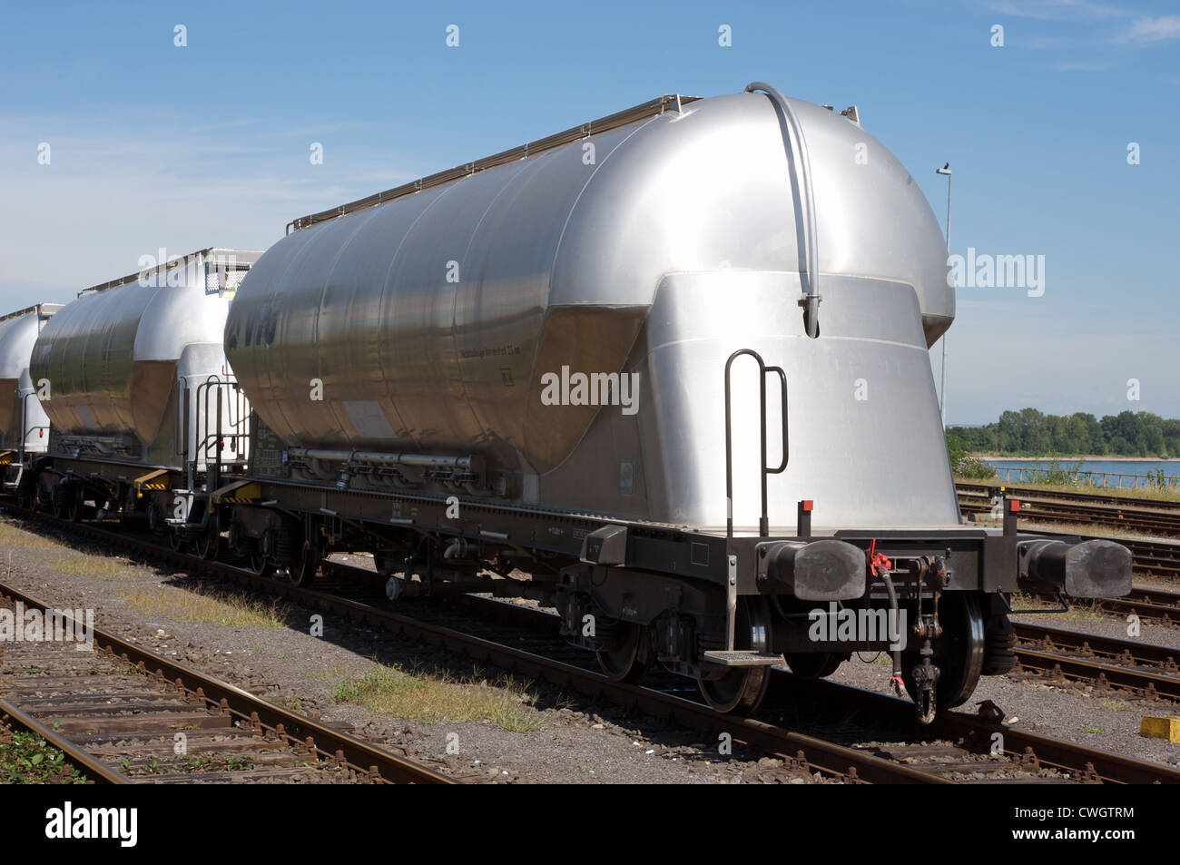 Railway tankers hi-res stock photography and images - Alamy