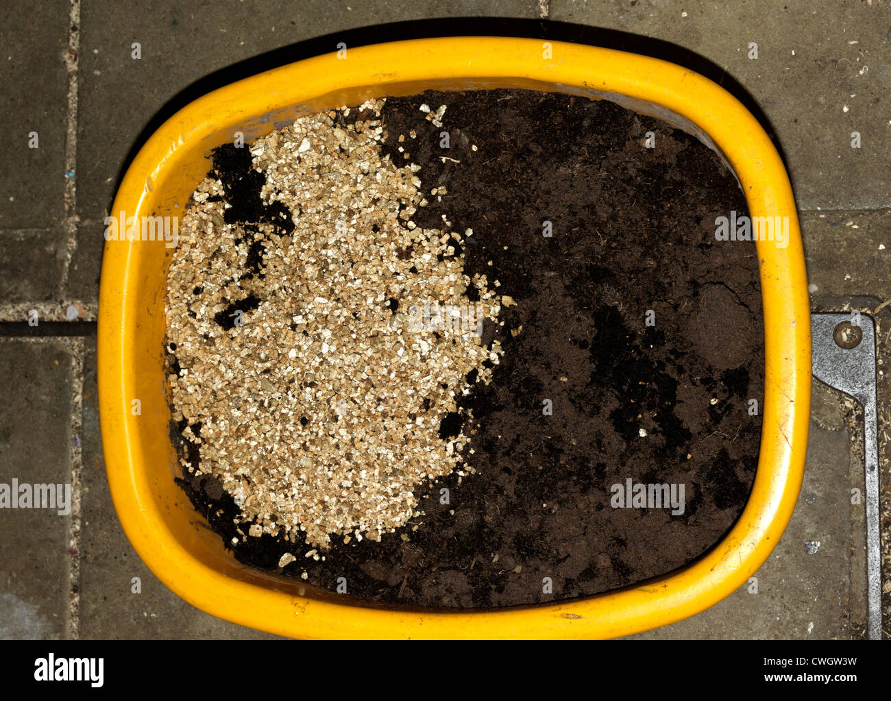 Vermiculite compost hi-res stock photography and images - Alamy