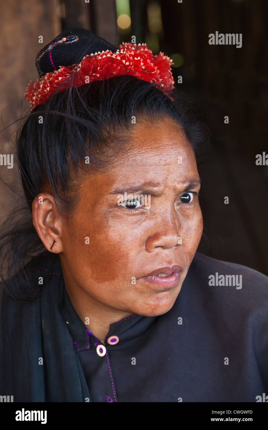 Tribal peoples hi-res stock photography and images - Alamy