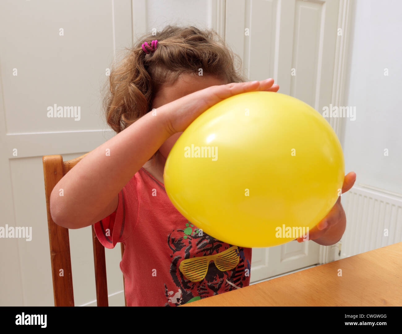 Static balloon hi-res stock photography and images - Alamy