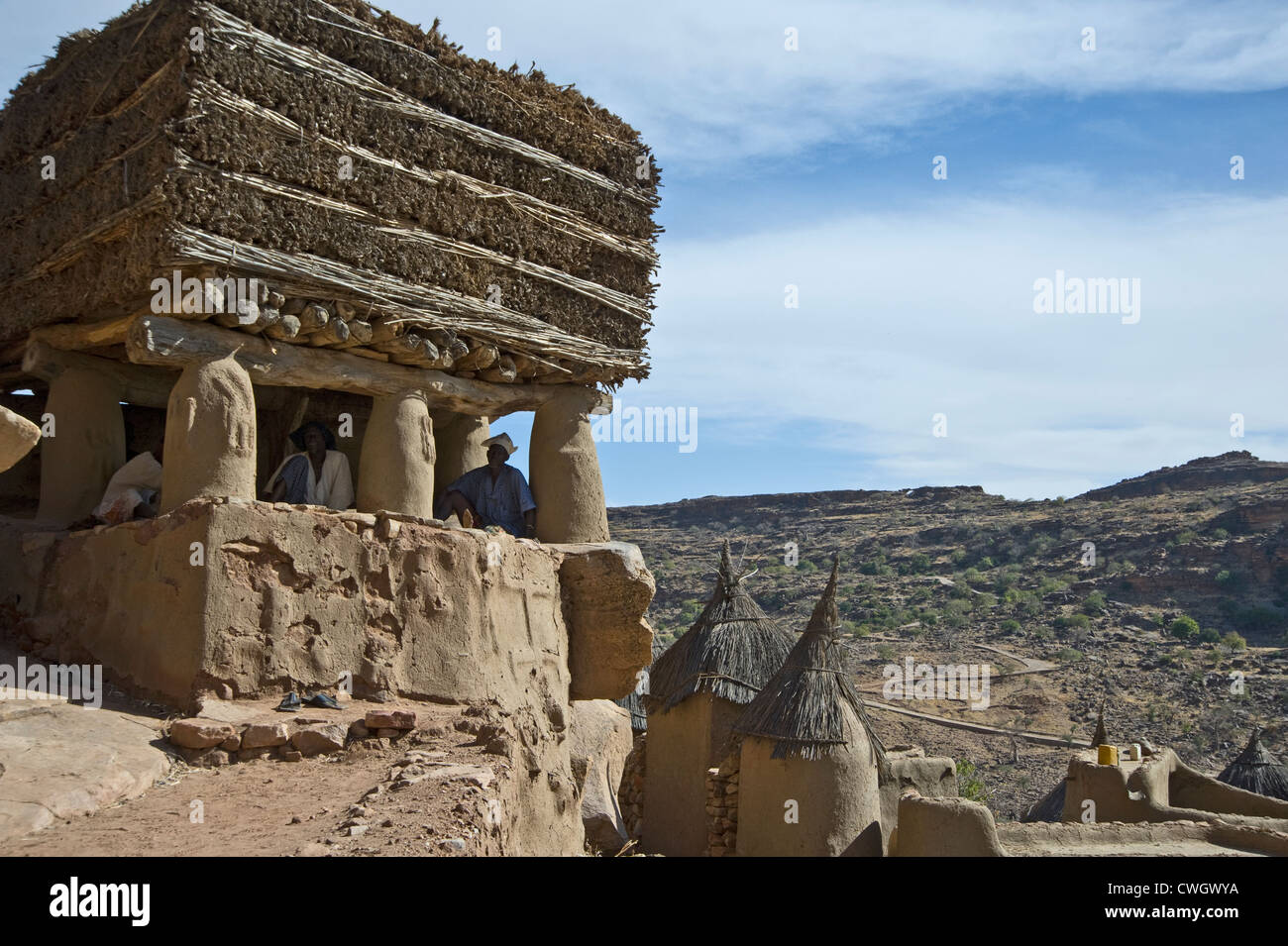 'Togu Na', or 'talking / meeting house'; Bandiagara escarpment, Pays ...