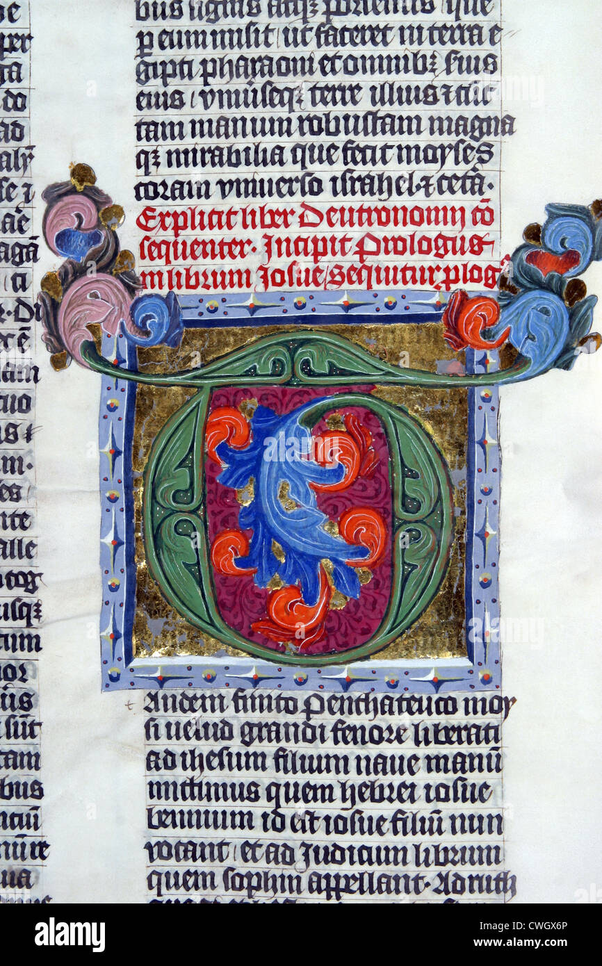 Close up of old Holy Bible book Stock Photo - Alamy