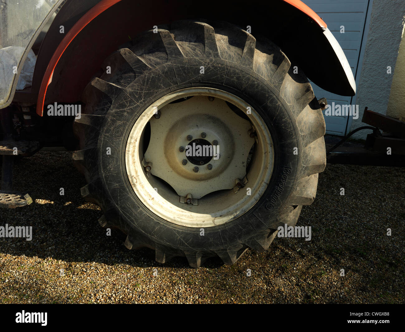 Tractors wheel hi-res stock photography and images - Alamy