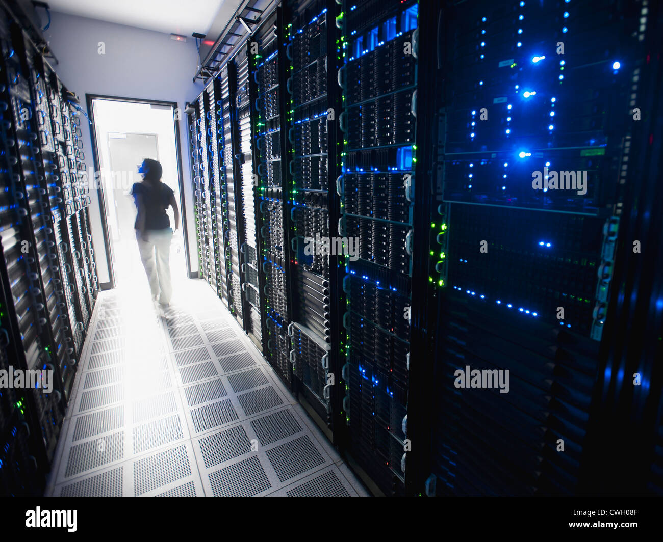 Server room hi-res stock photography and images - Alamy