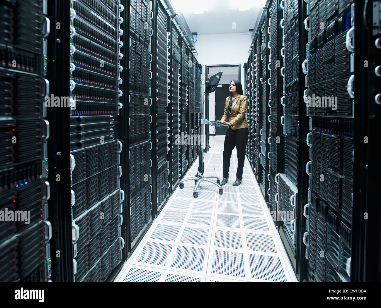 Business server management hi-res stock photography and images - Alamy