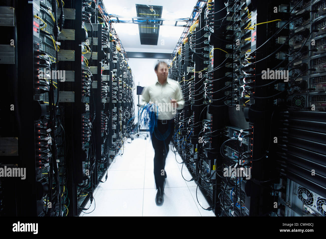 Server room hi-res stock photography and images - Alamy