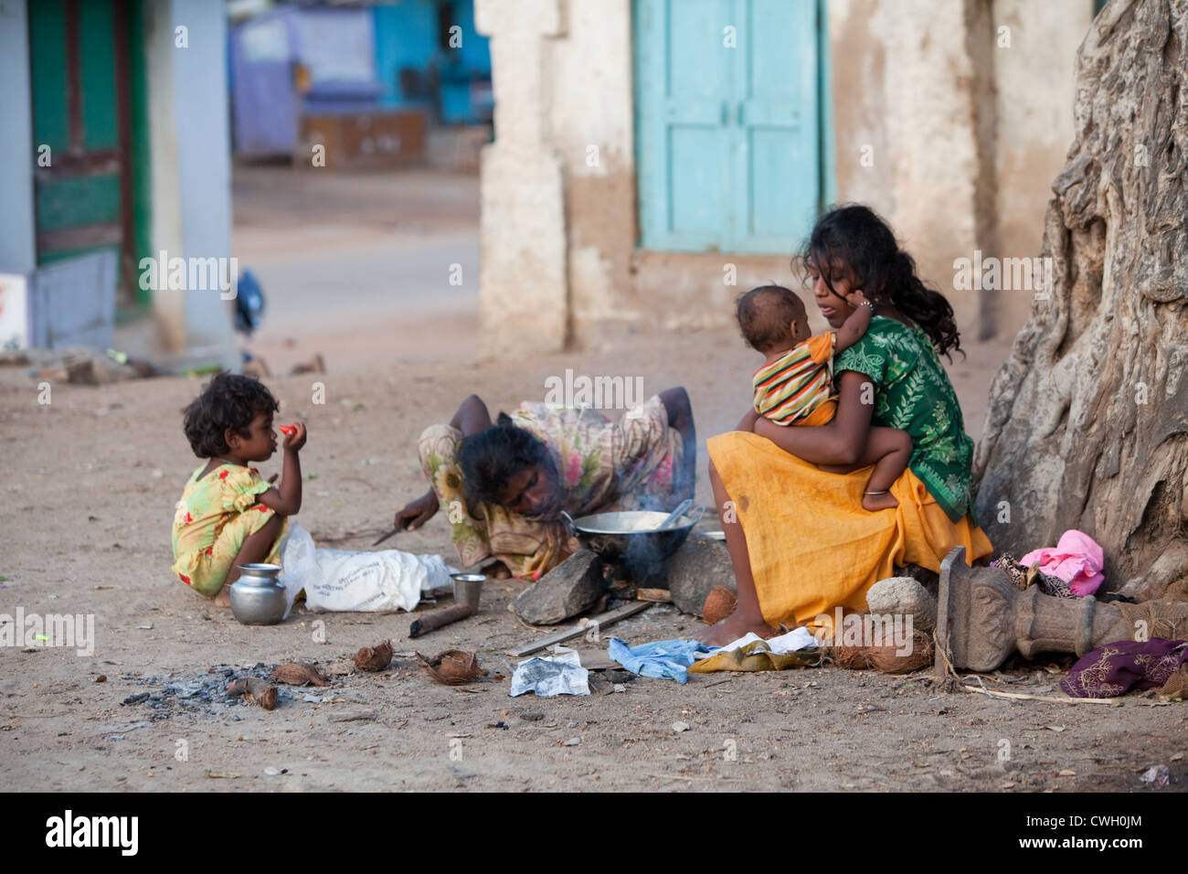 Hindu family in hampi hi-res stock photography and images - Alamy