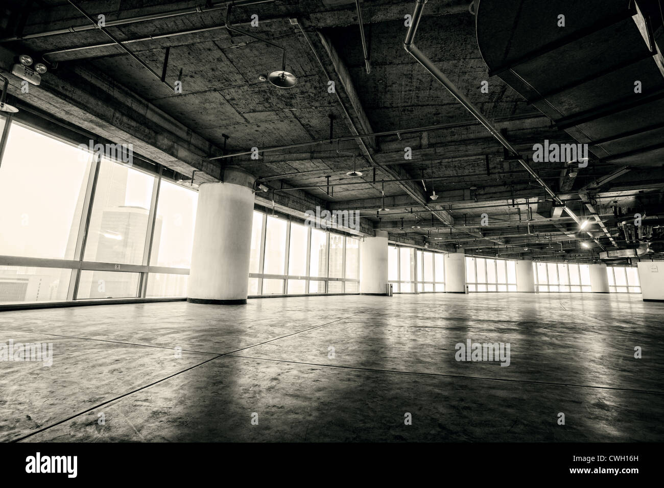 Large modern office building interior hi-res stock photography and ...