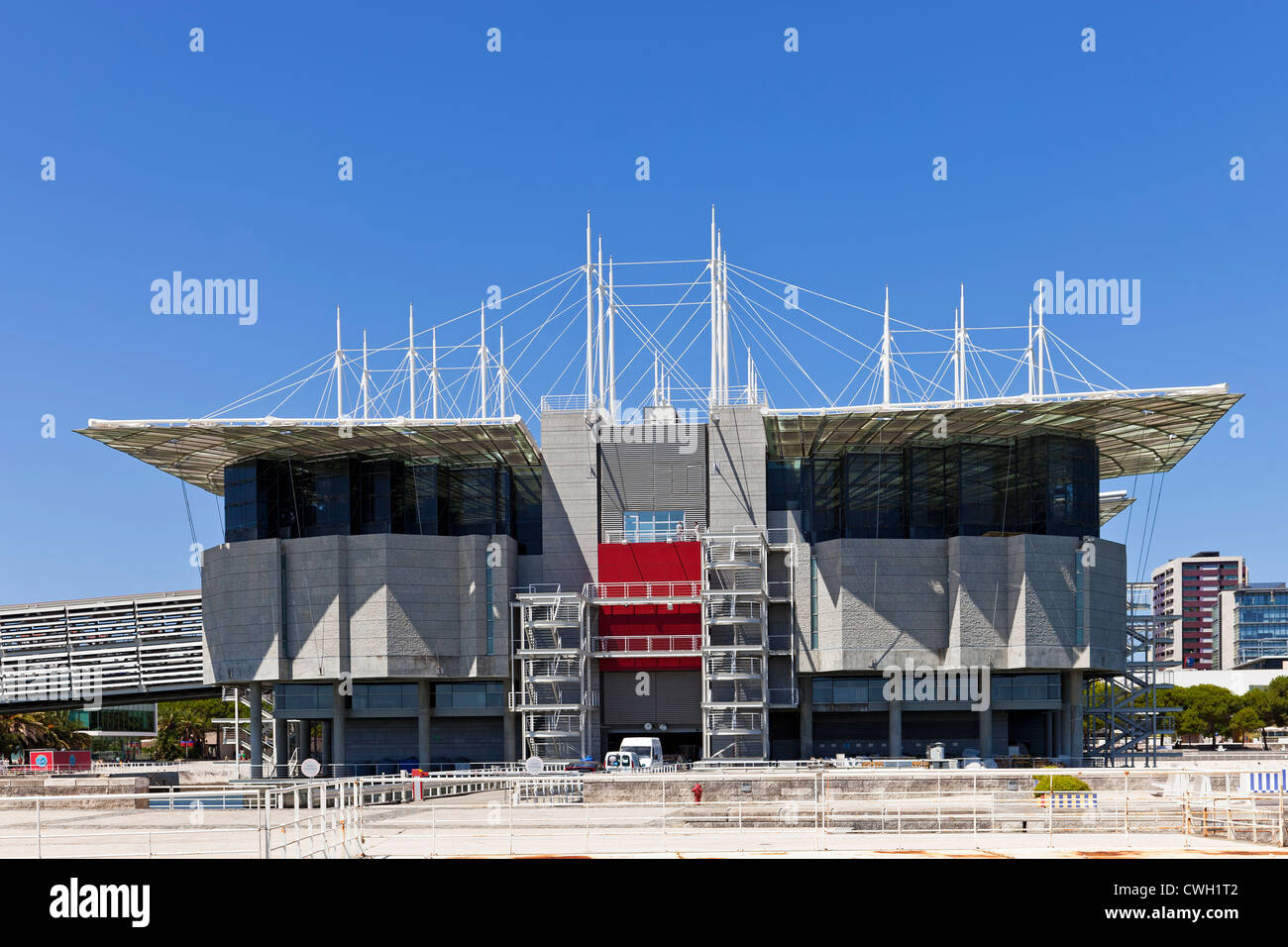 Lisbon Oceanarium, the second largest oceanarium in the world and the ...
