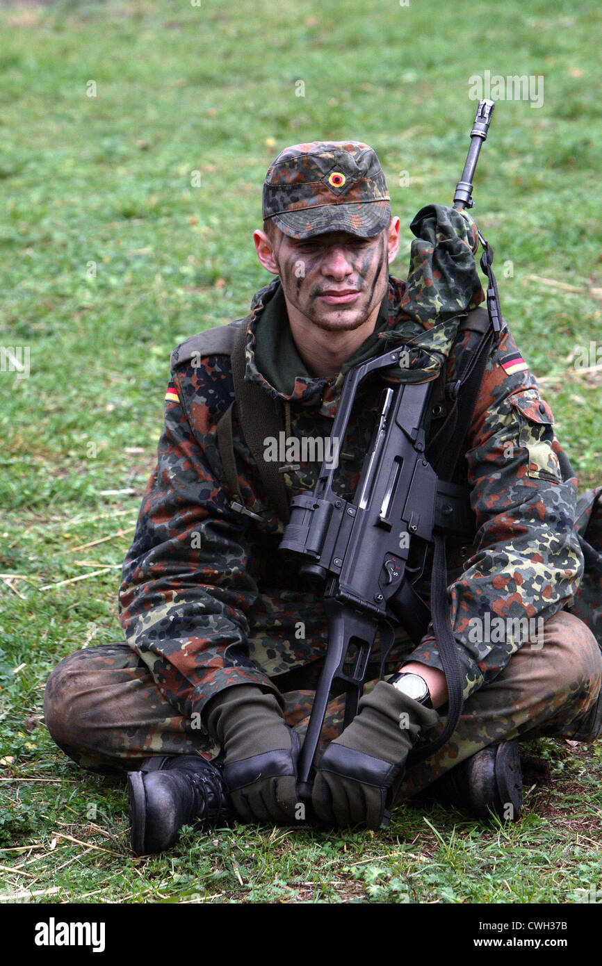 Basic training in the army Stock Photo - Alamy