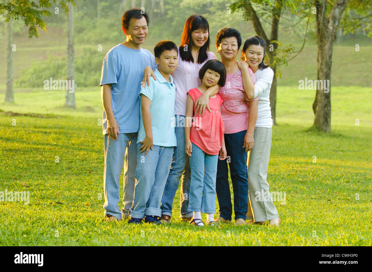 Chinese extended family hi-res stock photography and images - Alamy