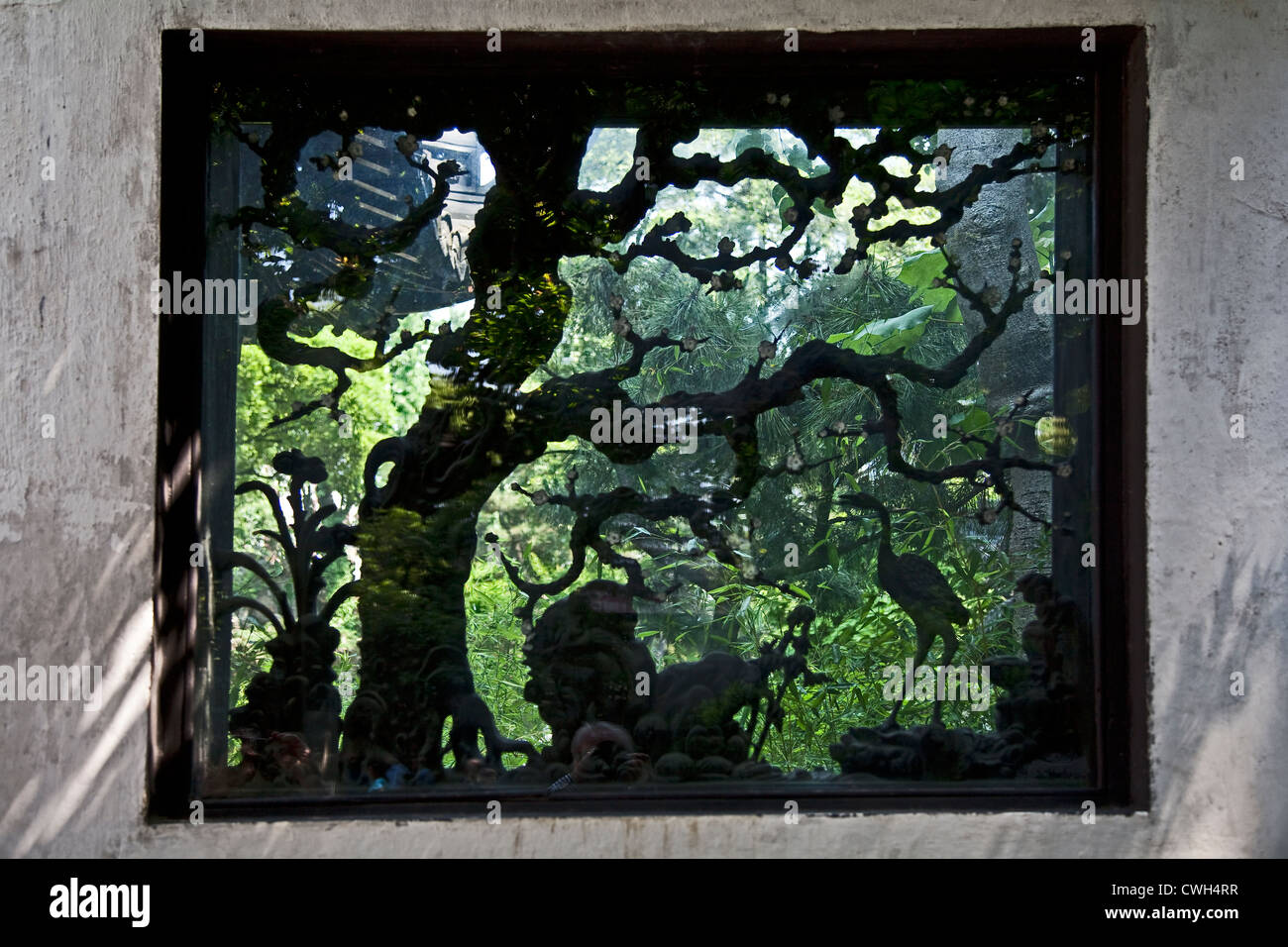 Chinese garden window hi-res stock photography and images - Alamy