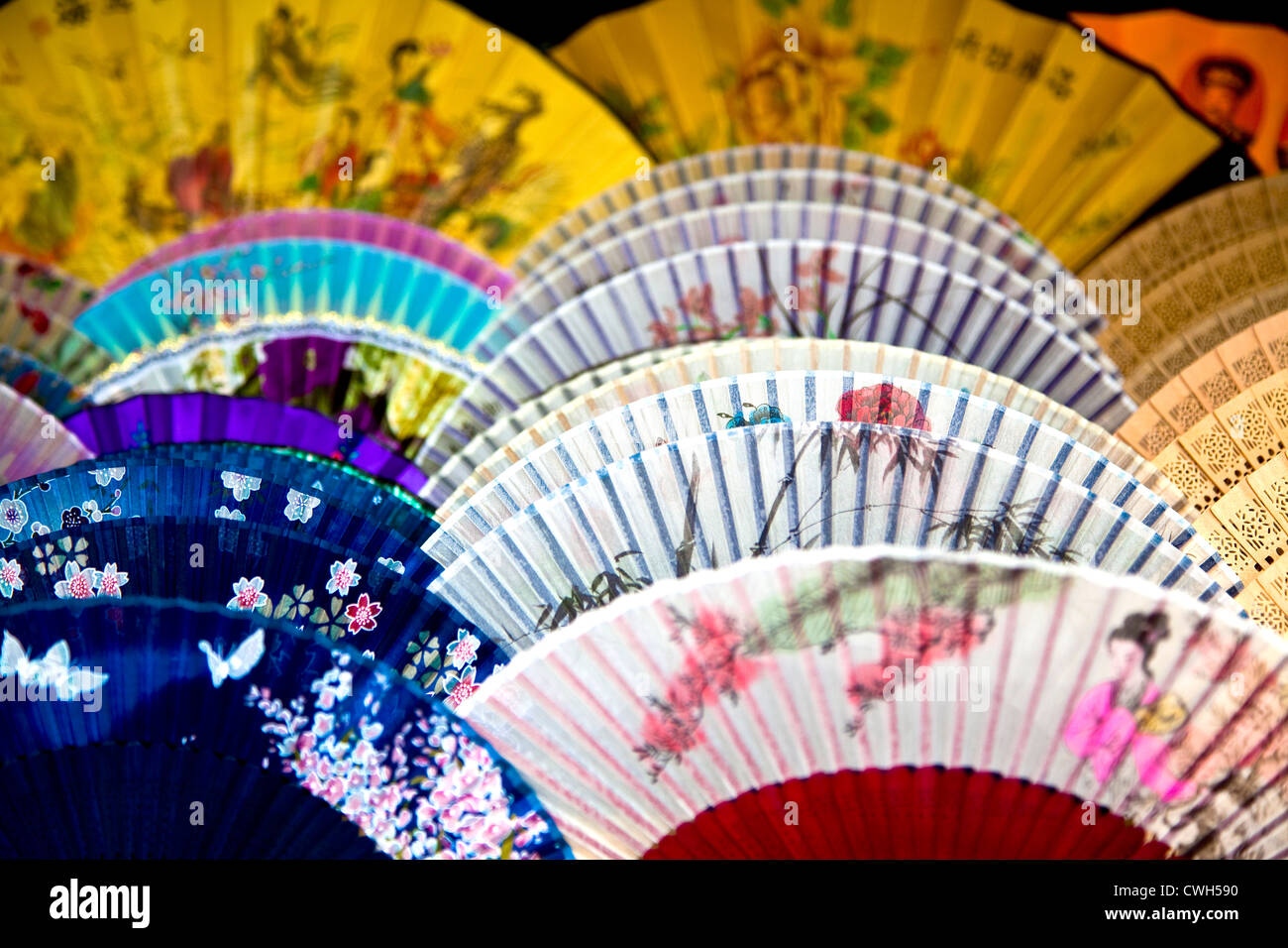 Chinese paper fans hi-res stock photography and images - Alamy